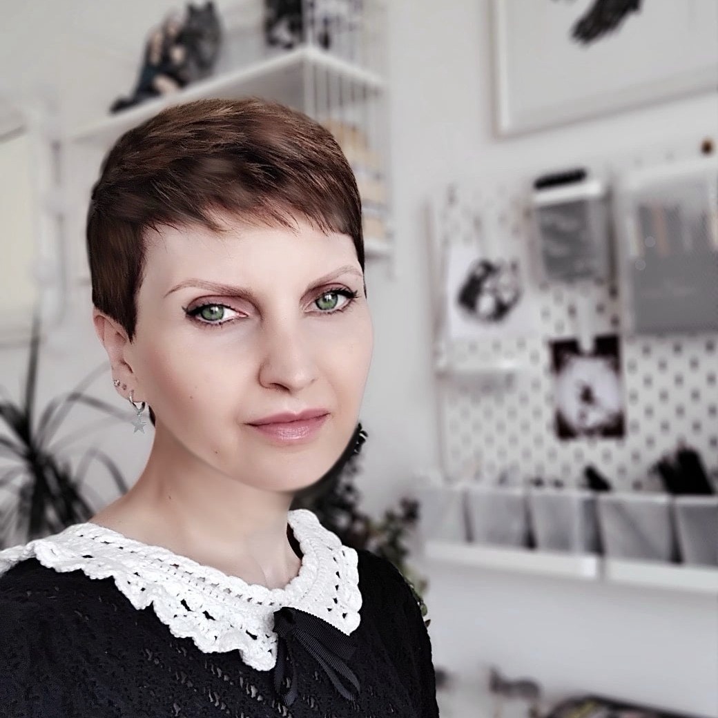 Andrea Hrnjak Art & Poetry